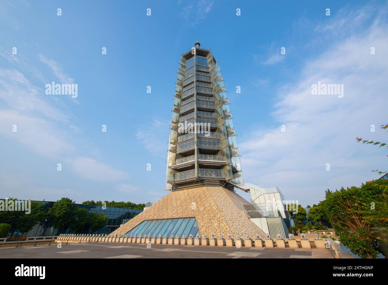 Porcelain Tower of Great Bao En Temple in Nanjing, Jiangsu Province ...