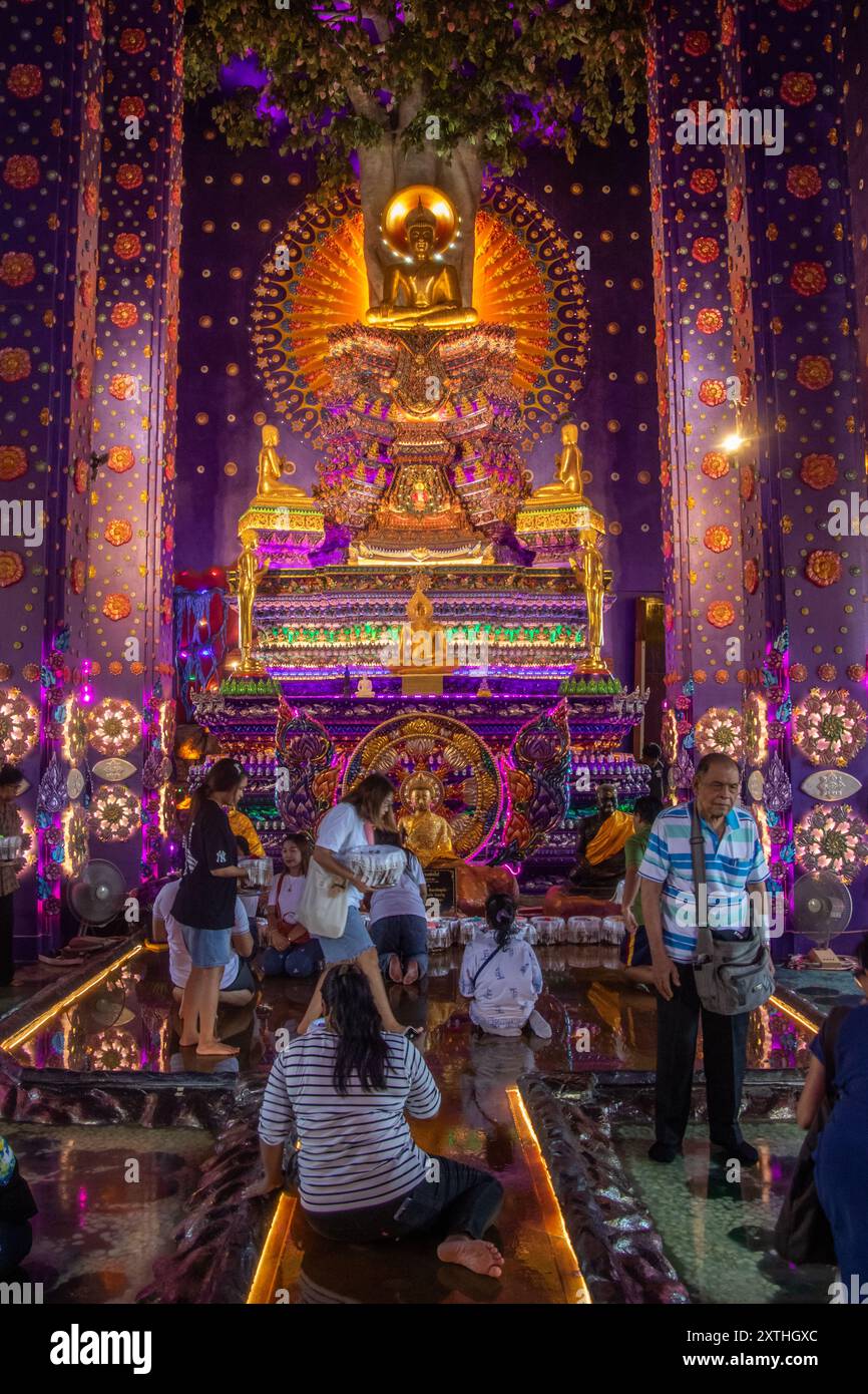 Wat Klang Khlong Watthana Ram Stock Photo - Alamy