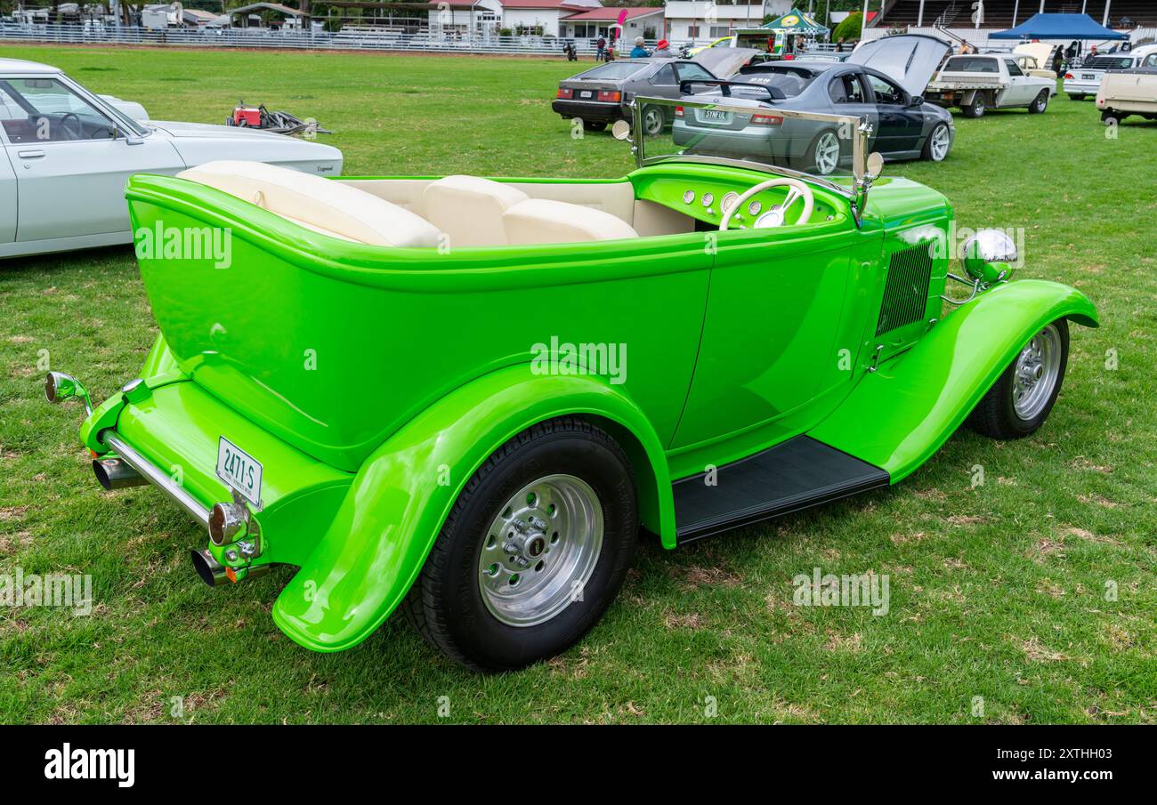 Four seater hot rod hi-res stock photography and images - Alamy