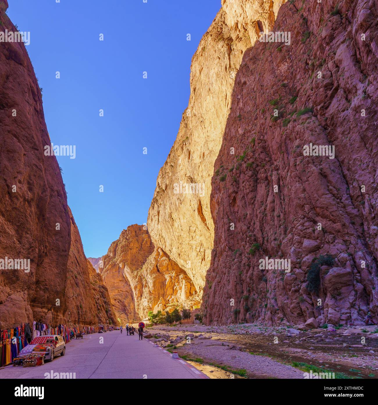 View of the Todgha (Todra) gorge, with traditional products on sale, in ...