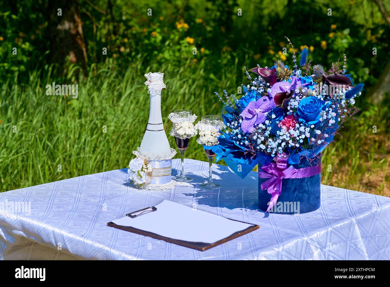 Personal relationship hi-res stock photography and images - Alamy