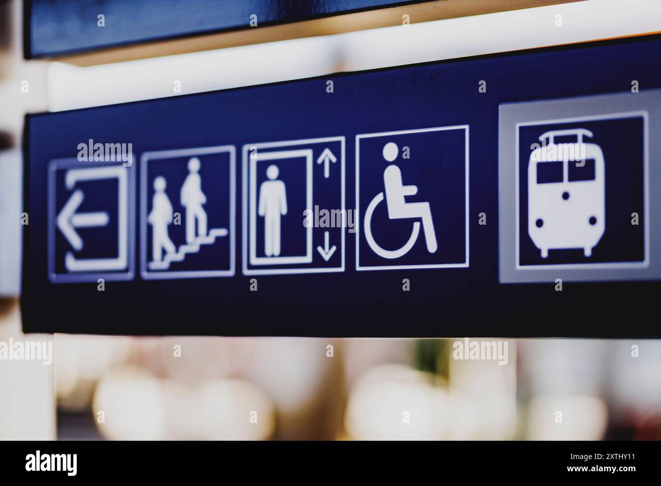 Indicate routes hi-res stock photography and images - Alamy