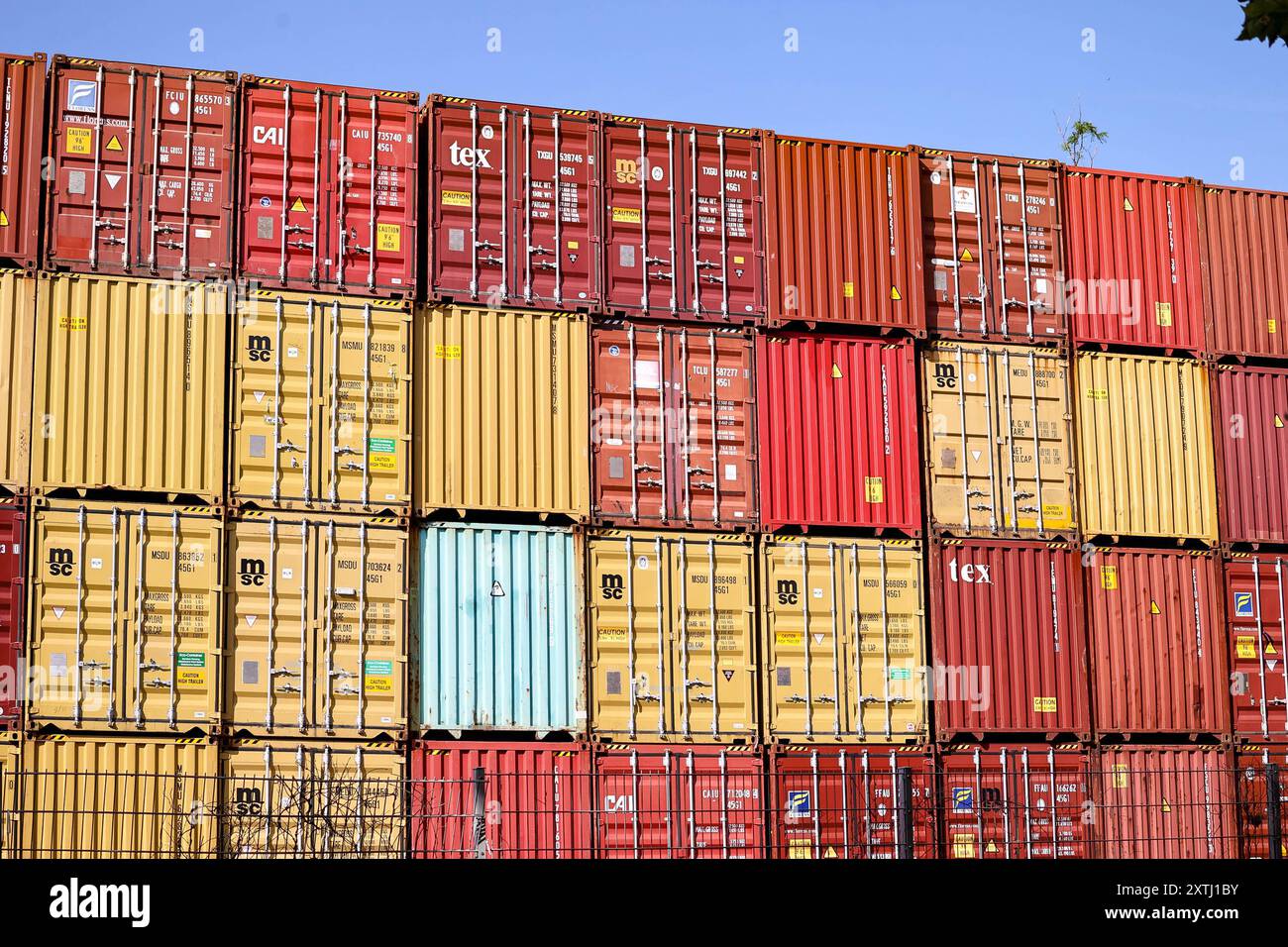 Seefracht-Container, Symbolbild, Container, ISO-ContainerFracht, 20 Fuß ...