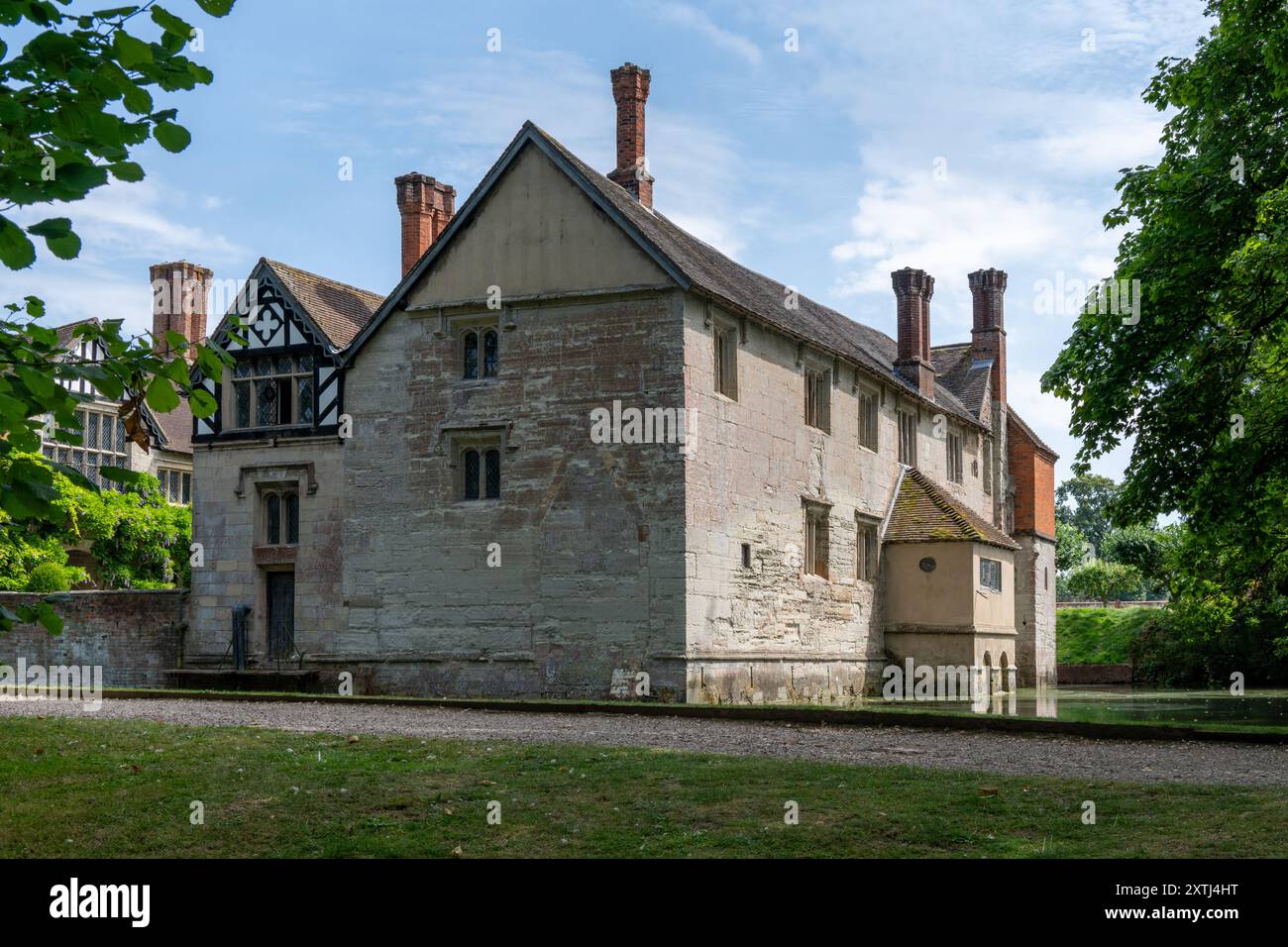Baddesley Clinton Historical House with Moat and Gardens, Warwickshire ...