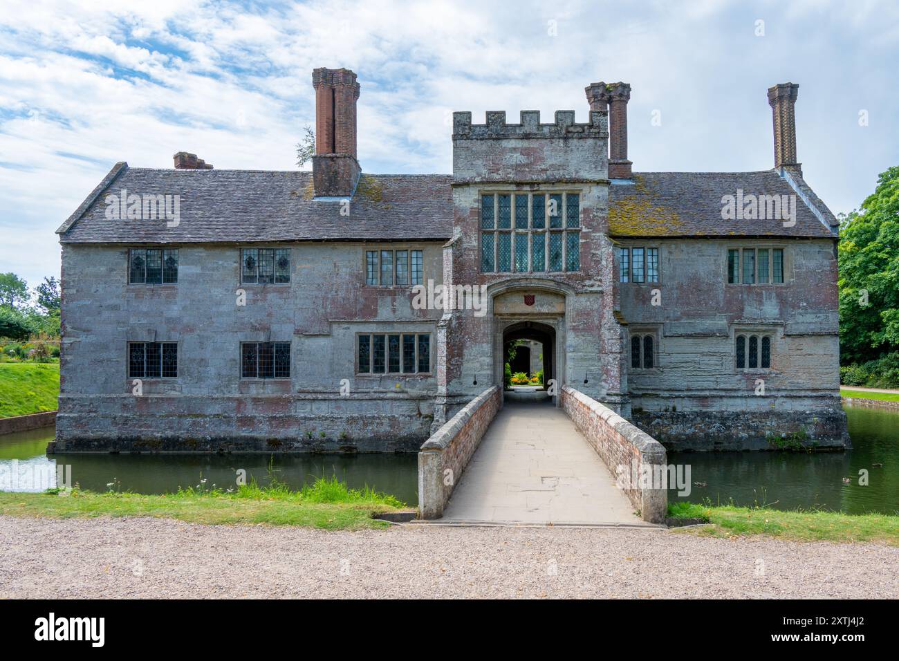 Baddesley Clinton Historical House with Moat and Gardens, Warwickshire ...