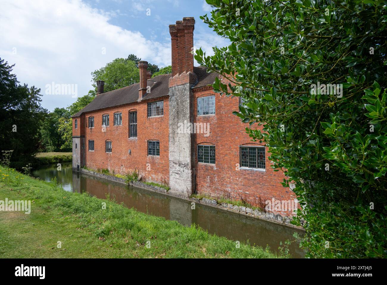 Baddesley Clinton Historical House with Moat and Gardens, Warwickshire ...
