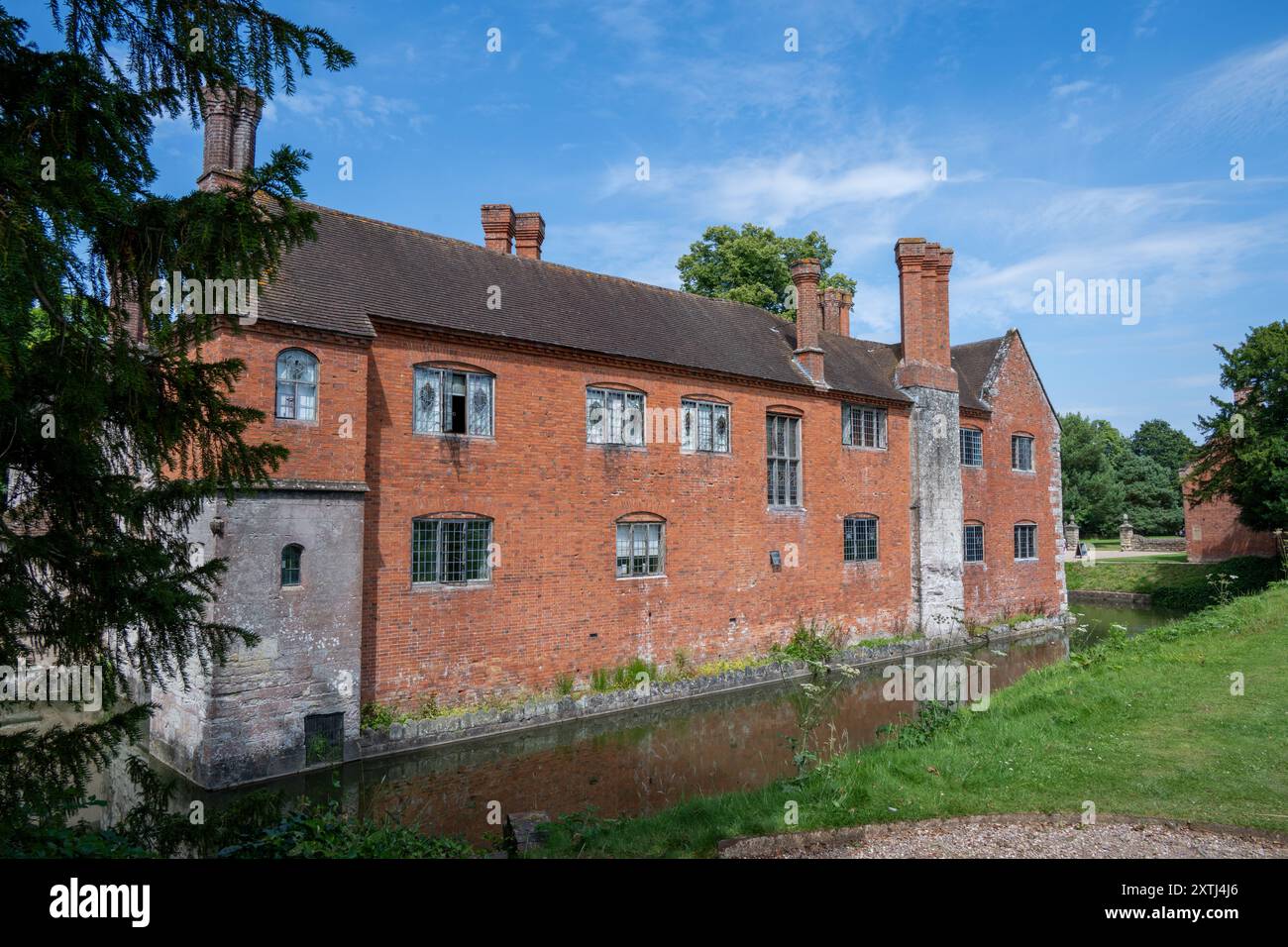 Baddesley Clinton Historical House with Moat and Gardens, Warwickshire ...