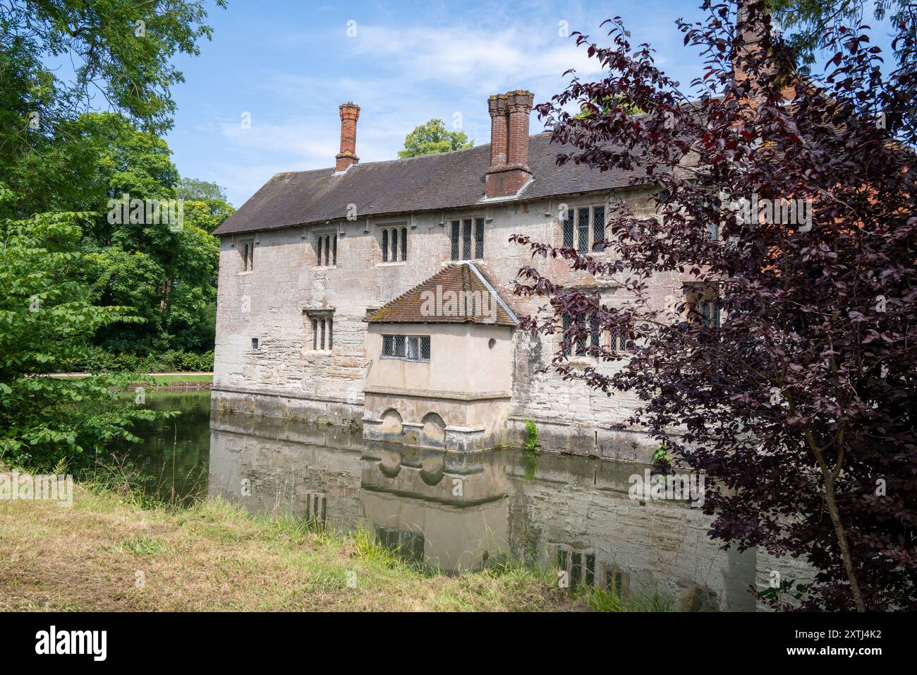 Baddesley Clinton Historical House with Moat and Gardens, Warwickshire ...