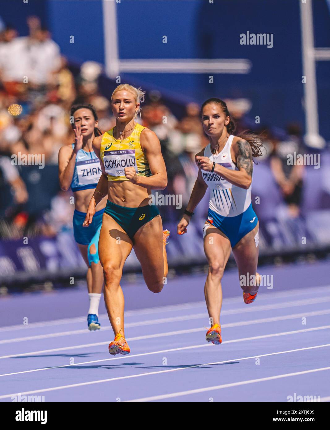 Ella Connolly participating in the 200 meters at the Paris 2024 Olympic ...