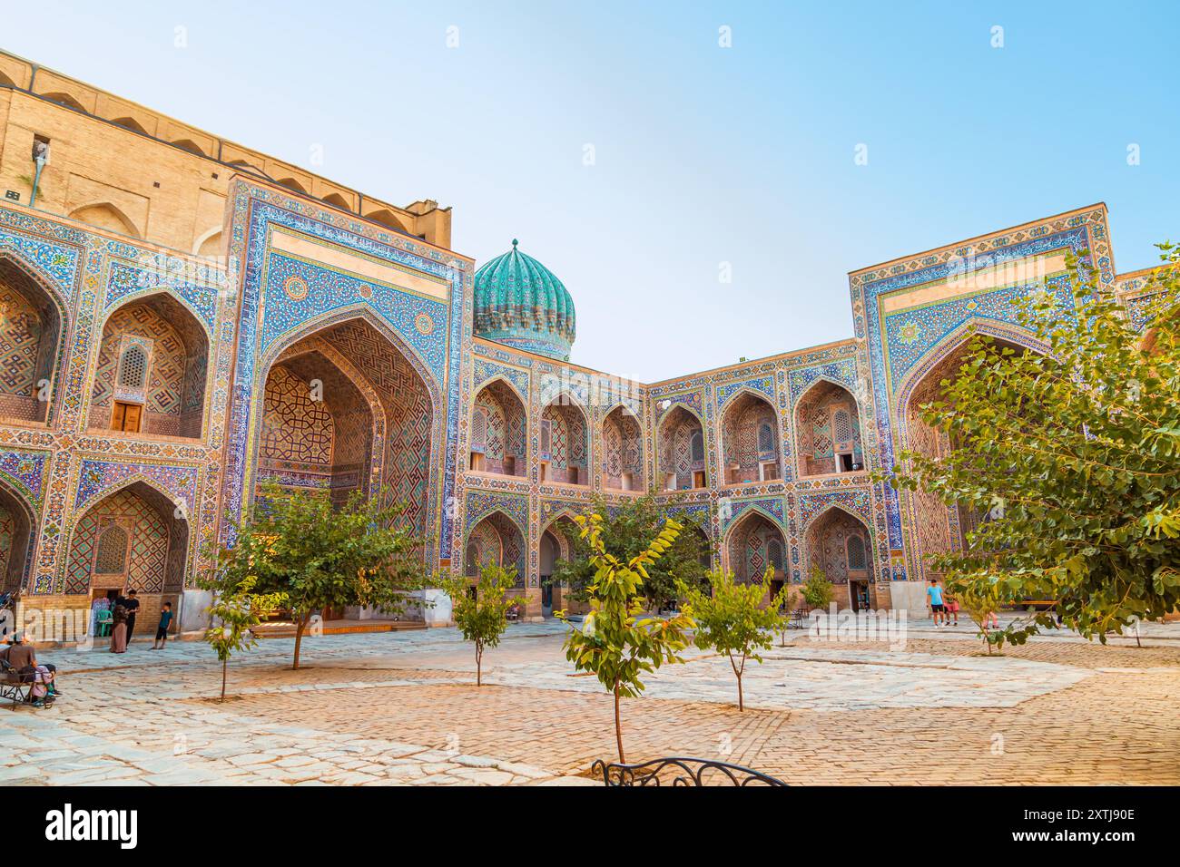 The courtyard of the Sherdor Madrassah on Registan Square. Samarkand ...