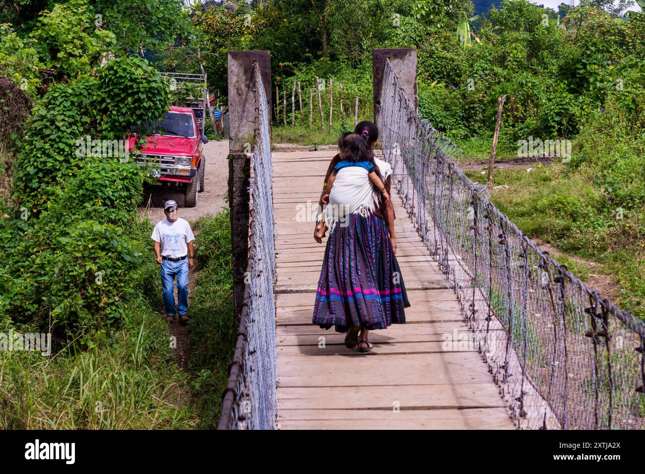 bridge over the Cuatro Chorros river, Lancetillo, La Parroquia, Reyna ...