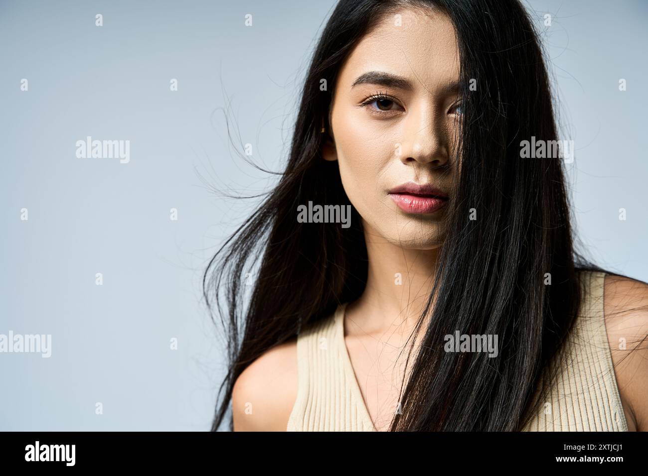 Straight gaze hi-res stock photography and images - Alamy