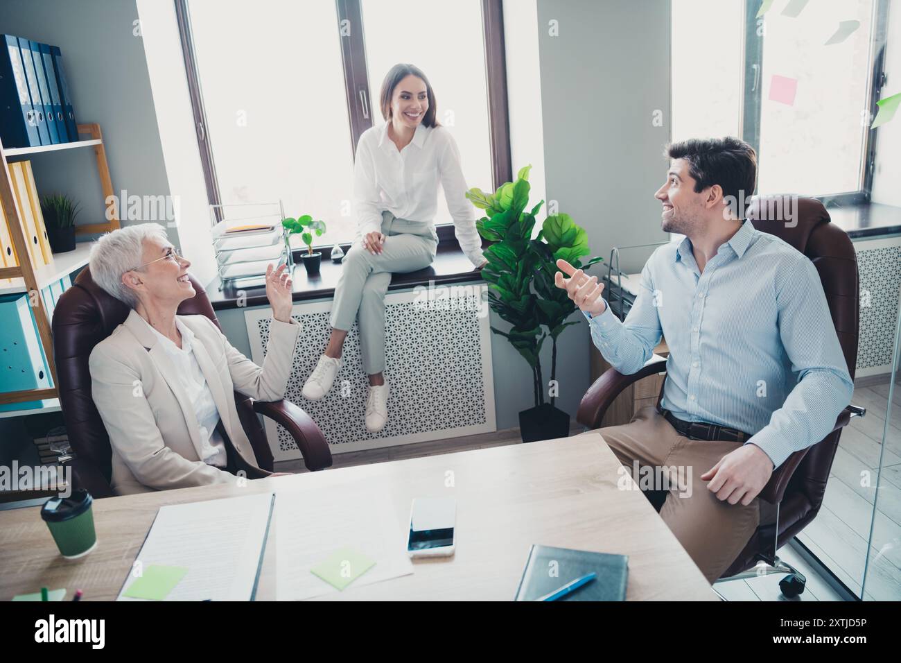 Photo of two employees mature boss woman conversation pause office team ...