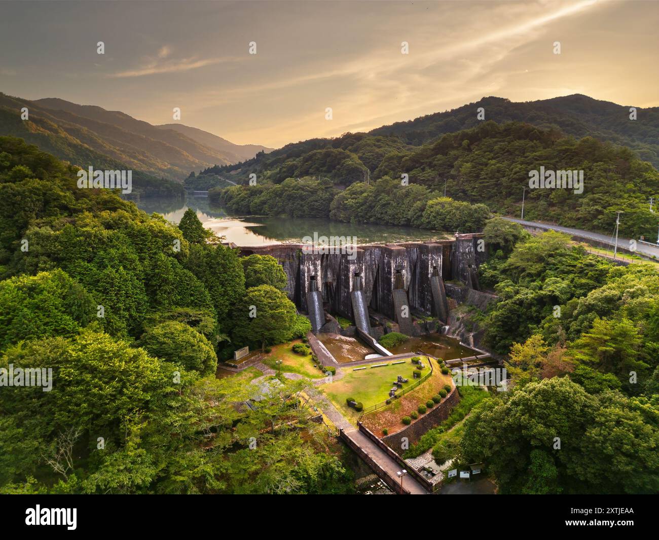 Honen pond dam hi-res stock photography and images - Alamy