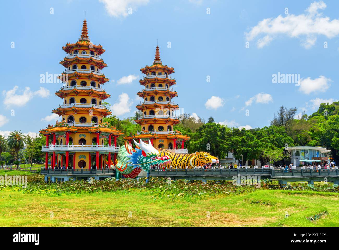 Main view of the Dragon and Tiger Pagodas, Kaohsiung, Taiwan Stock ...