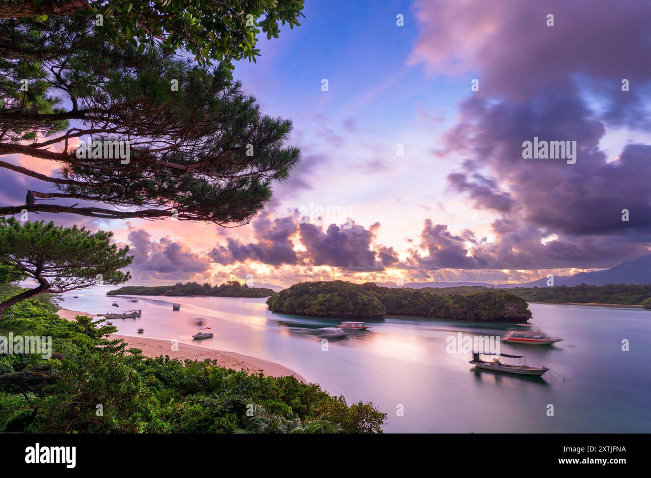 Beautiful bay hi-res stock photography and images - Alamy