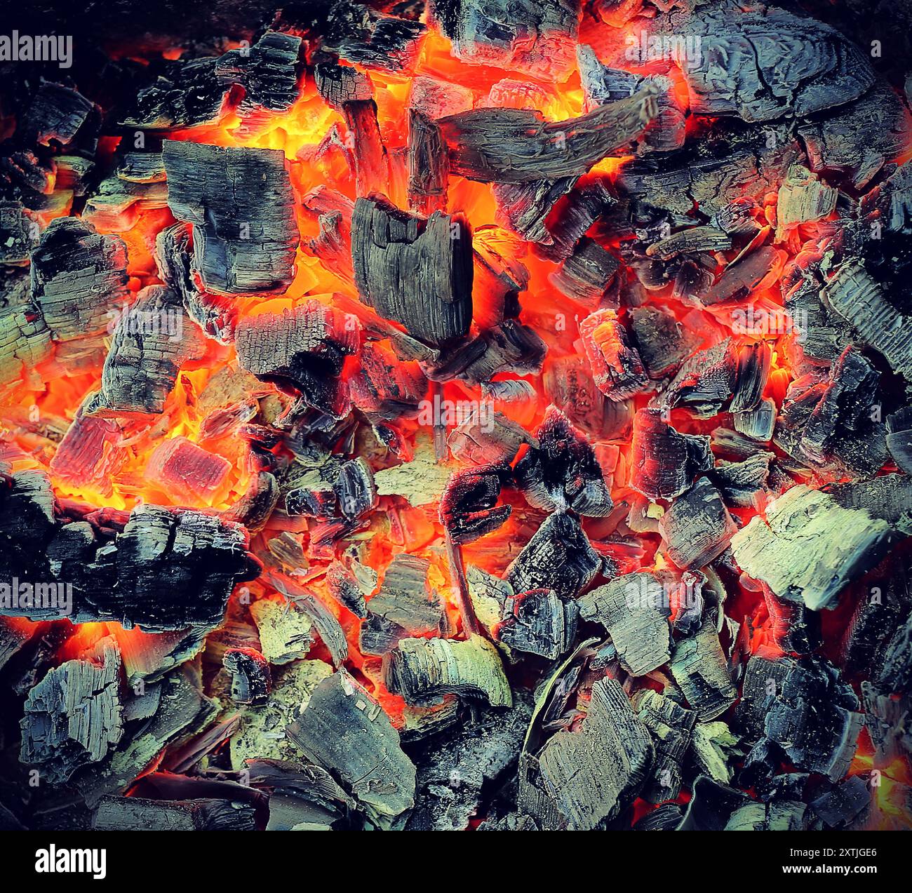Live coals hi-res stock photography and images - Alamy