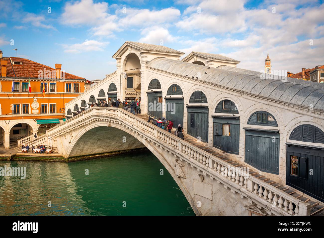 Historic canal scenery hi-res stock photography and images - Alamy