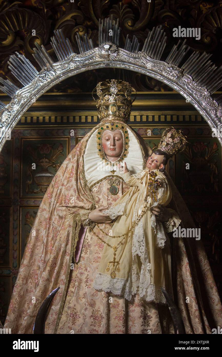 Retrato de la Imagen de la Virgen de Guía en el camerín del Templo ...