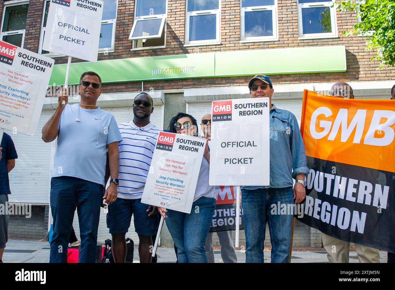Slough, UK. 15th August, 2024. G4S Security guards who are members of ...