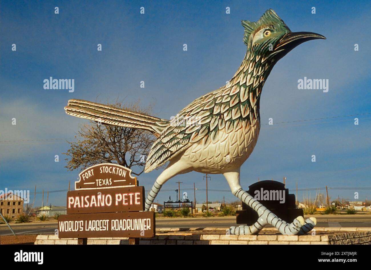 Paisano Pete, roadrunner statue in Fort Stockton, Stockton Plateau ...