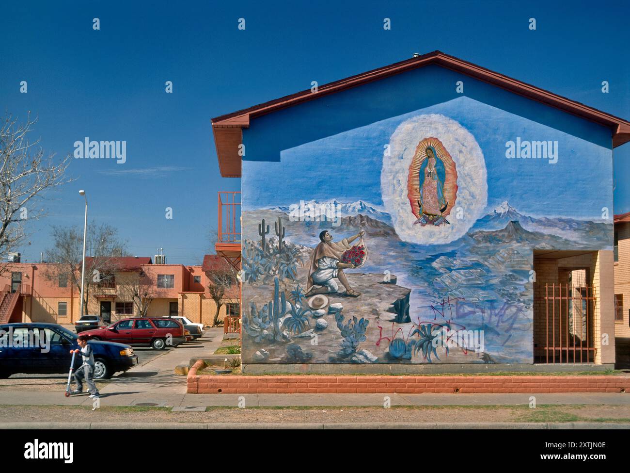 La Virgen de Guadalupe con Juan Diego, mural in Segundo Barrio in El ...