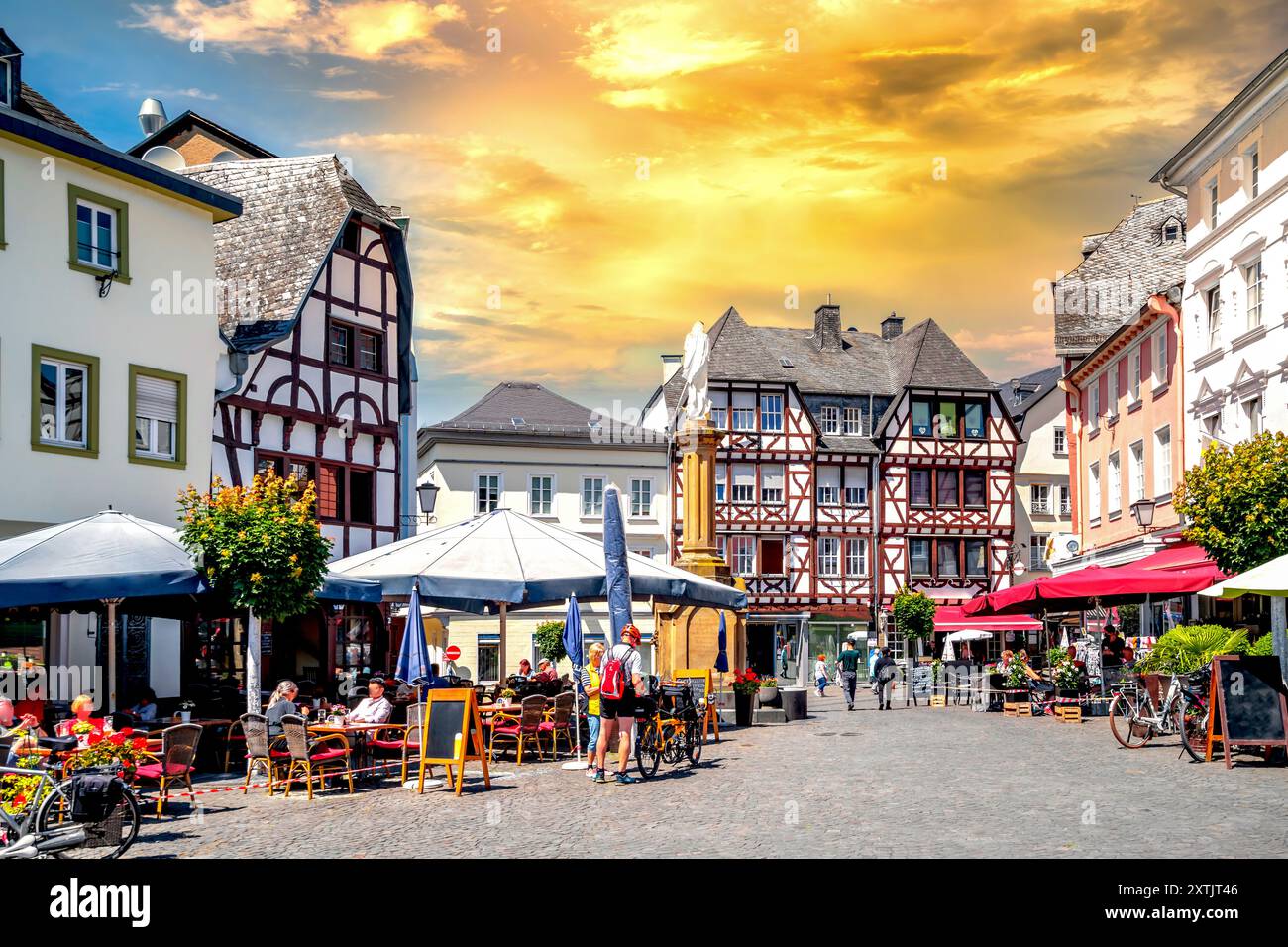 Linz city hall hi-res stock photography and images - Alamy