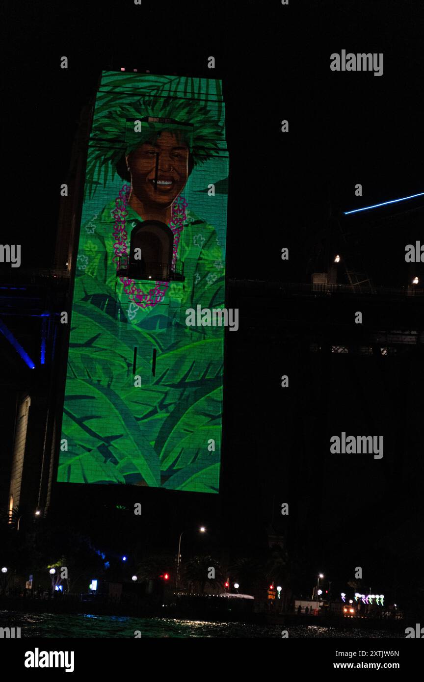 One of four Sydney’s Harbour Bridge pillars draped with Aboriginal art ...