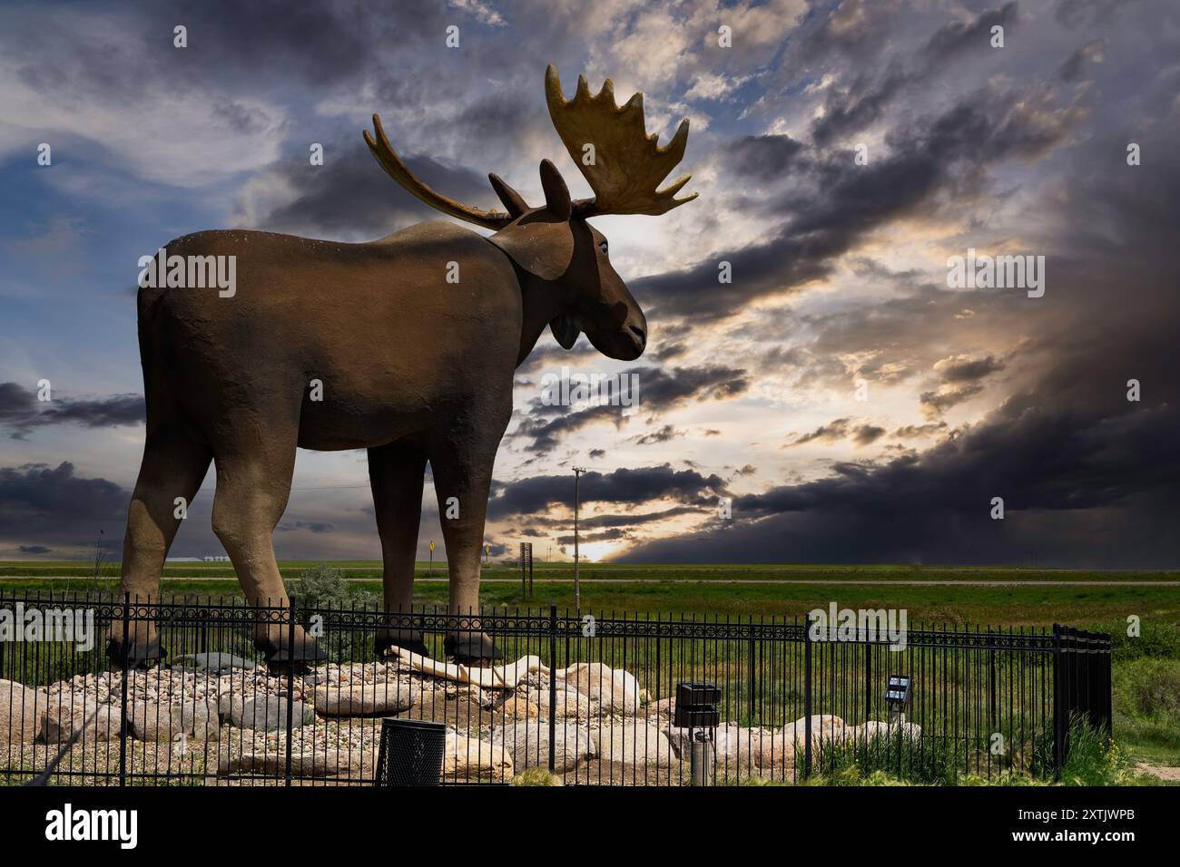 Moose jaw statue hi-res stock photography and images - Alamy