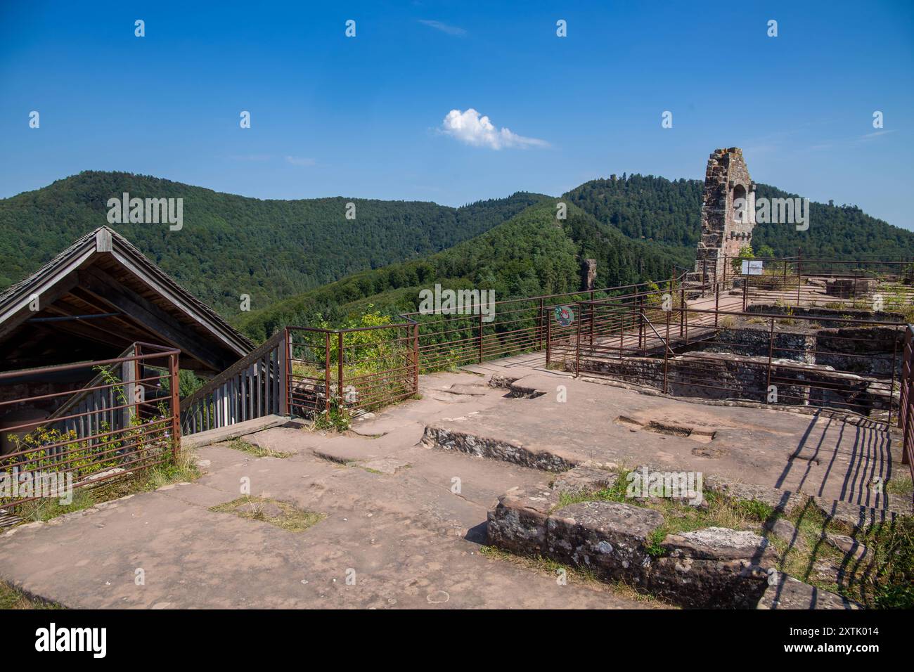 View to fleckenstein castle in alsace elsass hi-res stock photography ...