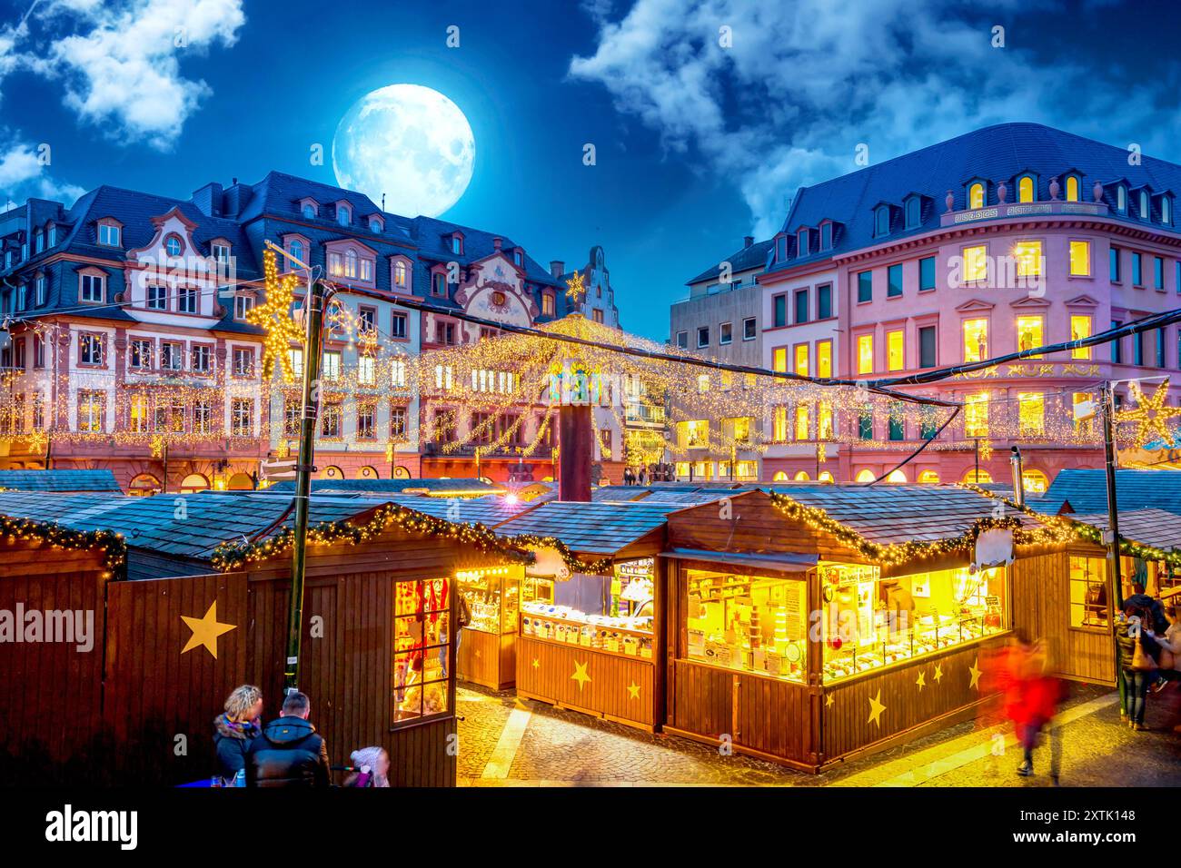 Christmas Market in Mainz, GErmany Stock Photo - Alamy