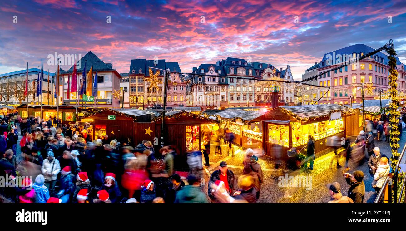 Christmas Market in Mainz, GErmany Stock Photo - Alamy