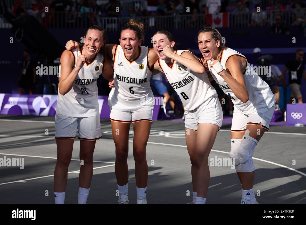PARIS, FRANCE - AUGUST 05: Marie Reichert of team Germany , Elisa ...