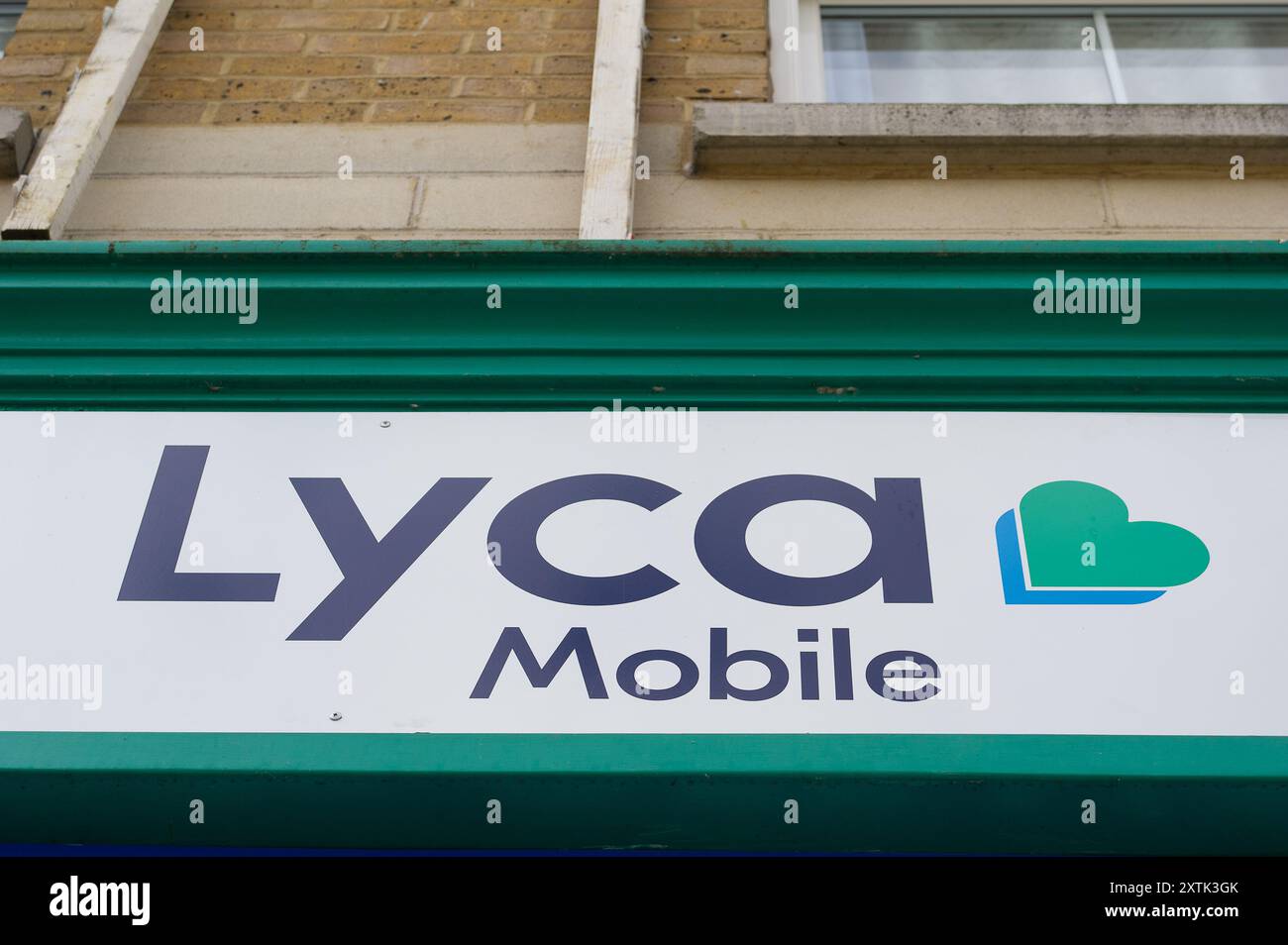 Slough, UK. 15th August, 2024. LycaMobile adverts outside shops in ...