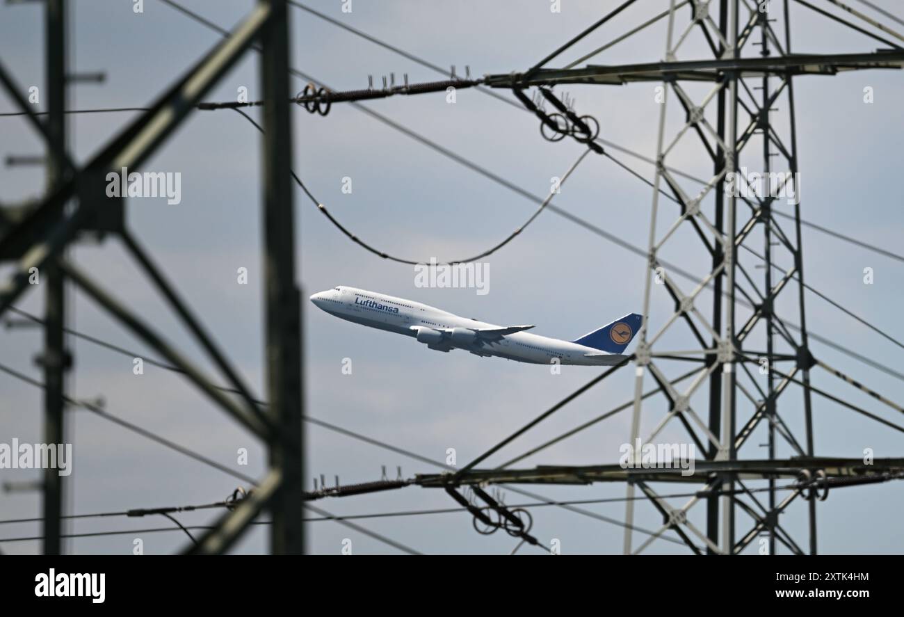 15 August 2024, Hesse, Mörfelden-Walldorf: A Lufthansa Boeing 747-200 ...