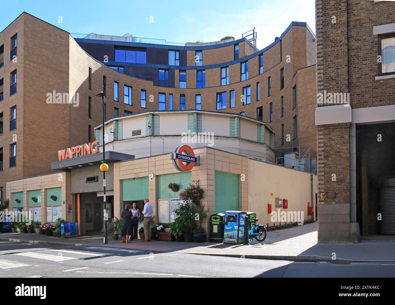 Victorian london underground tunnels hi-res stock photography and ...