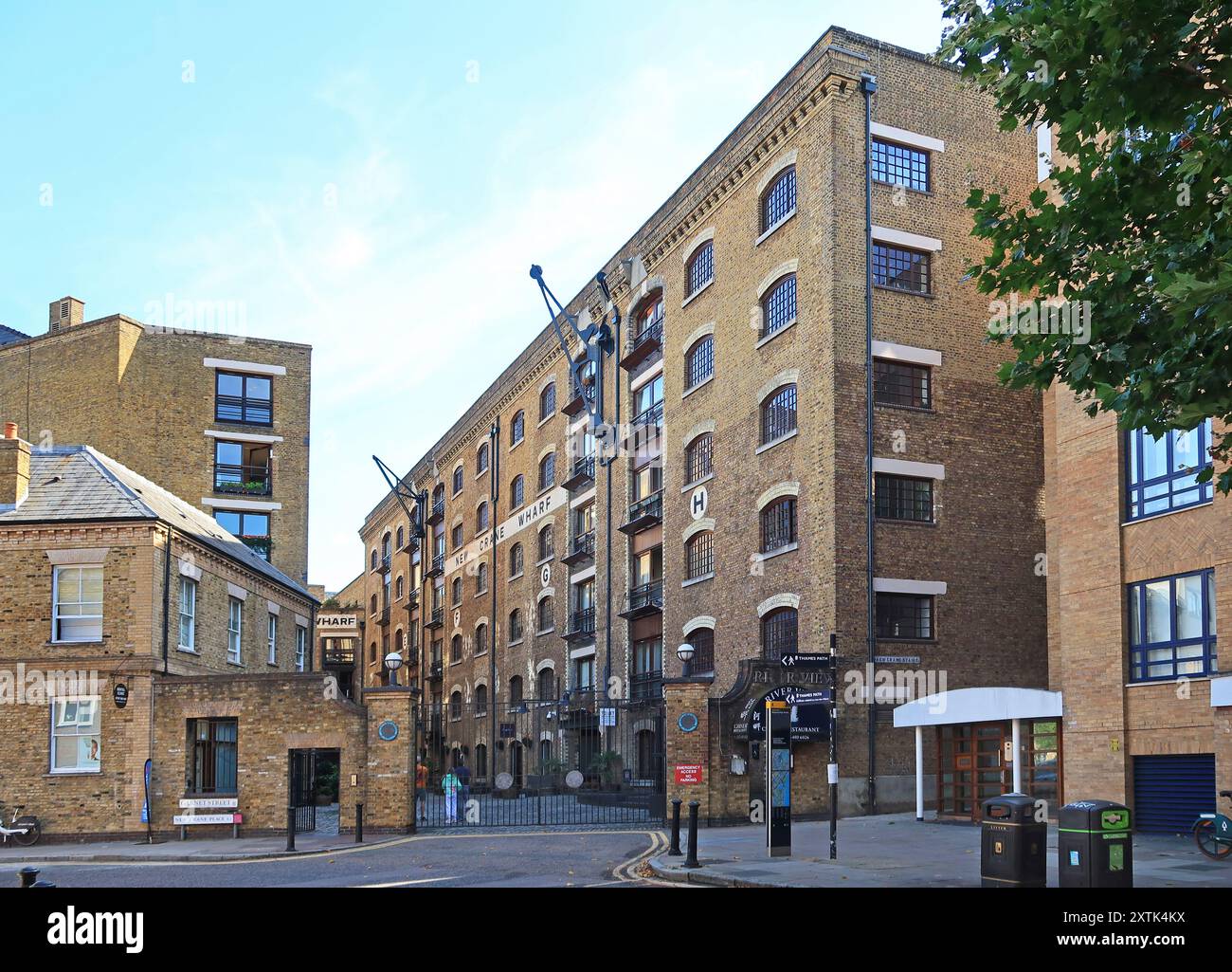 Victorian crane gantry hi-res stock photography and images - Alamy