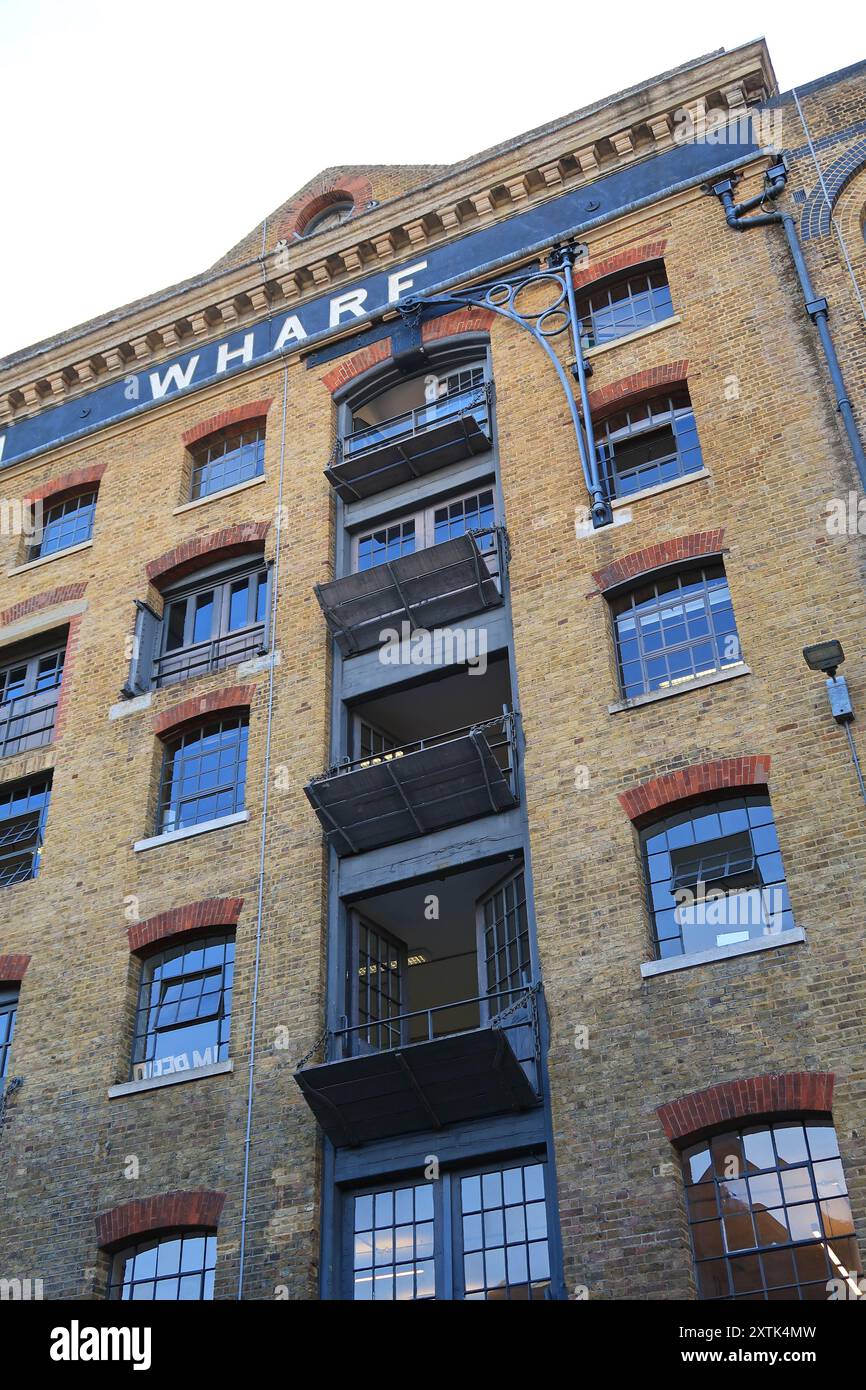 Victorian crane gantry hi-res stock photography and images - Alamy