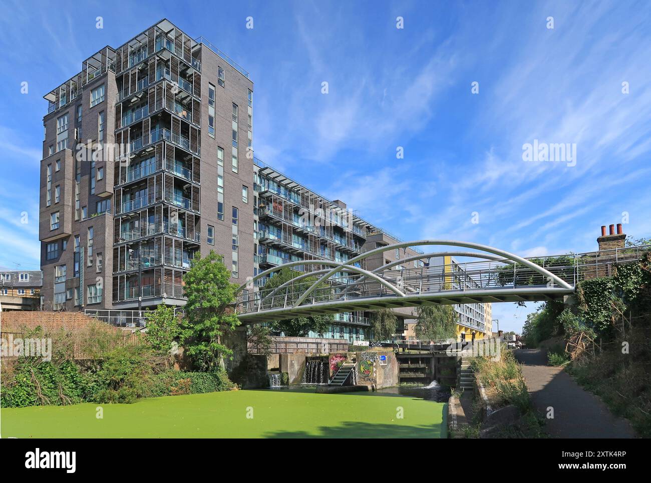 Steel footbridge across the Regents Canal at Salmon Lane Lock, East ...