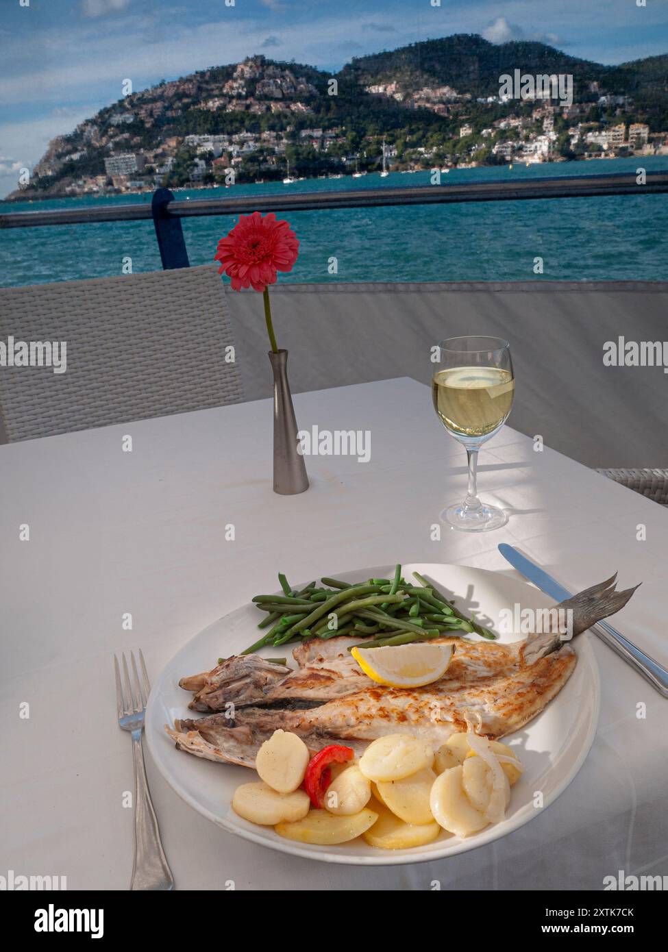 Mallorca food restaurant table meal alfresco hi-res stock photography ...