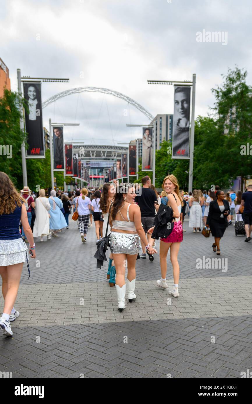 Excitement builds for Taylor Swift's return to London today for the ...