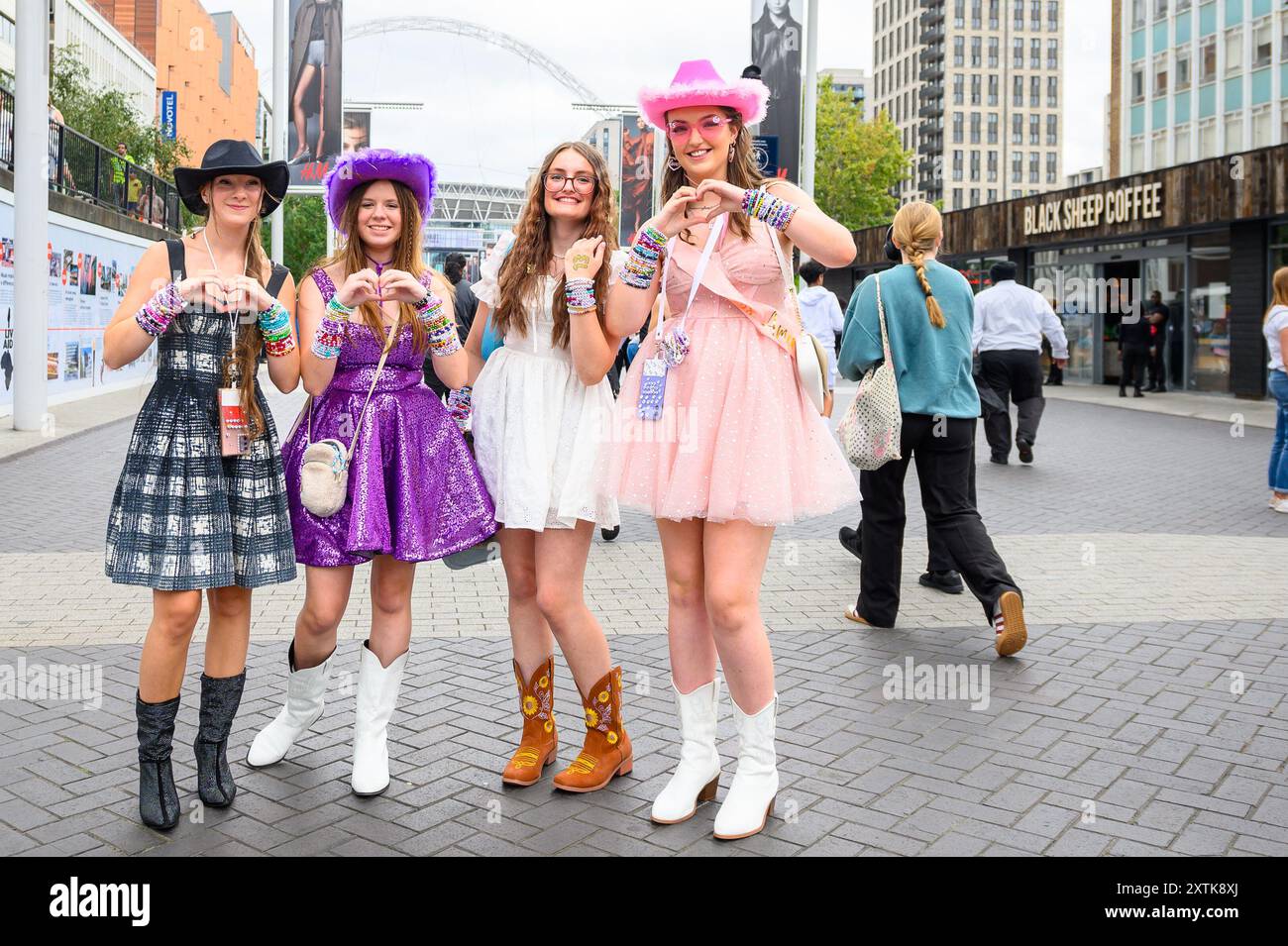 Excitement builds for Taylor Swift's return to London today for the ...
