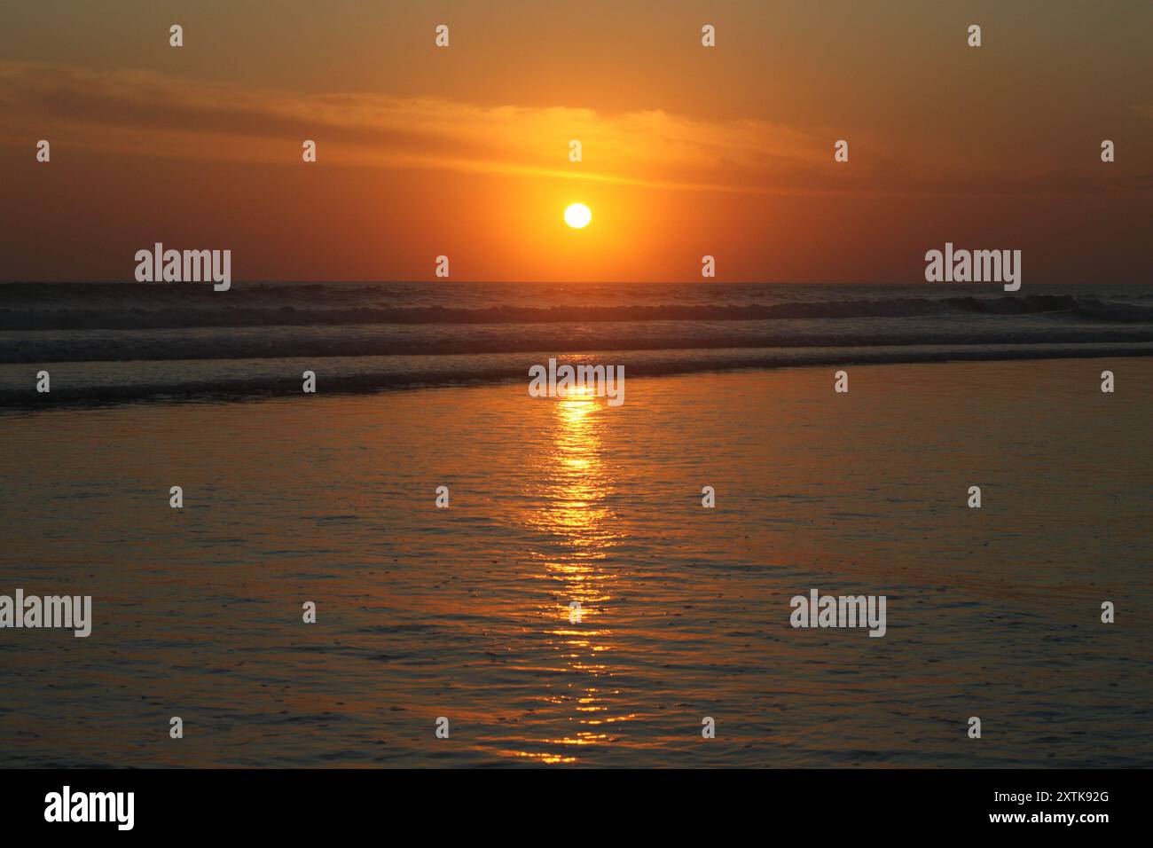 Seminyak sunset beach hi-res stock photography and images - Alamy