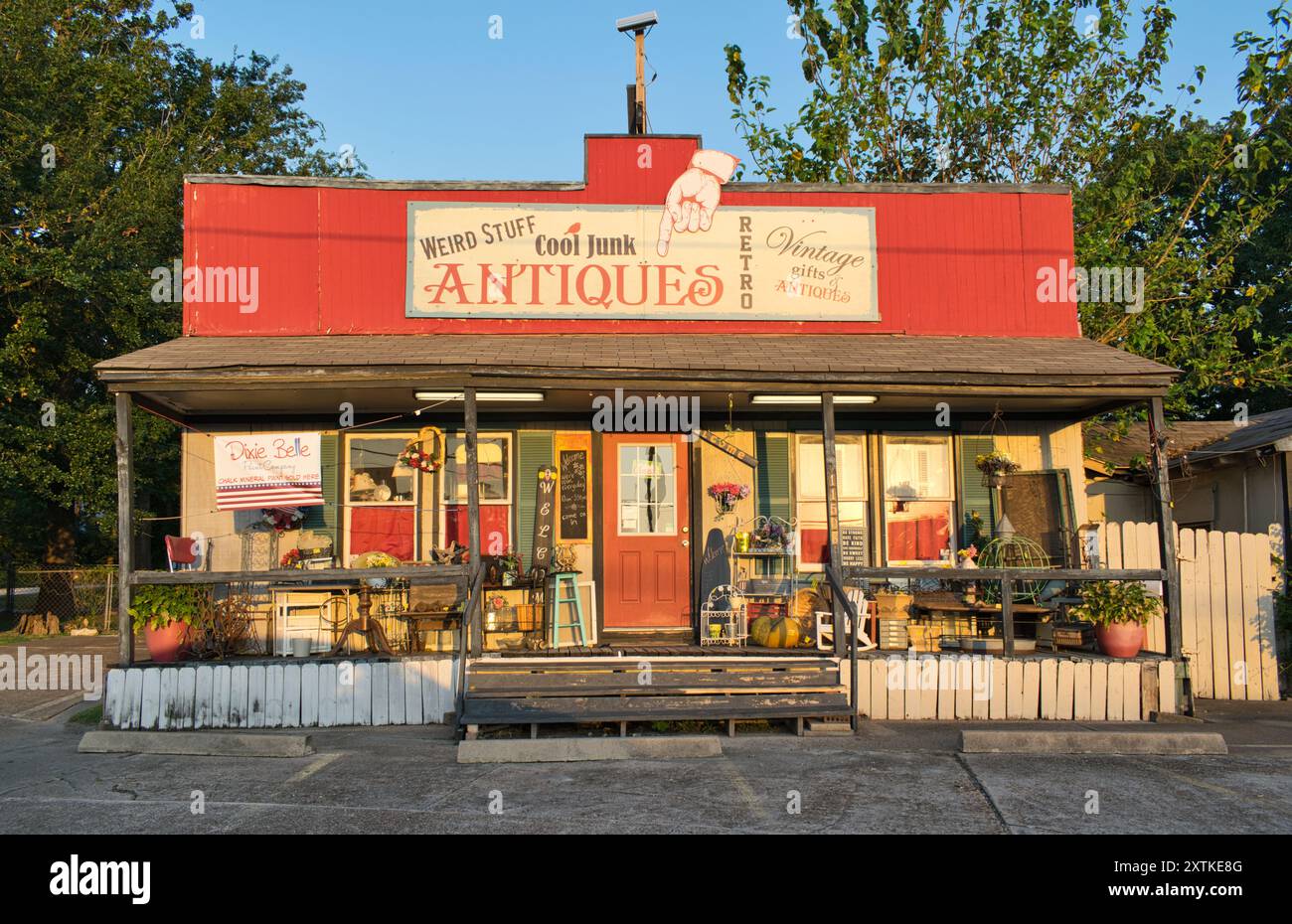 Storefront store horizontal hi-res stock photography and images - Alamy