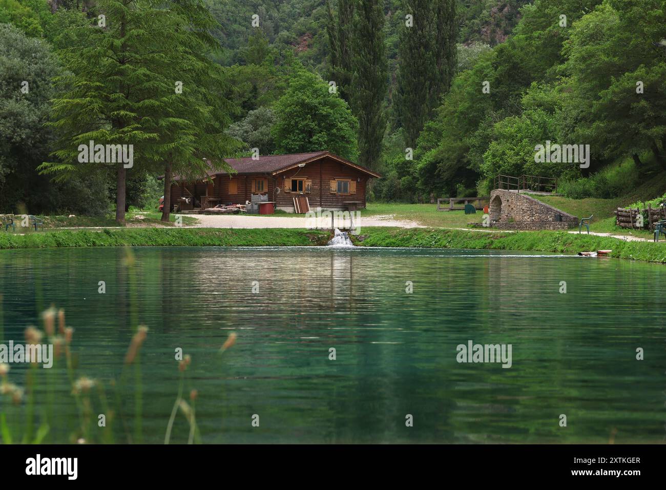 Pond cabin hi-res stock photography and images - Alamy