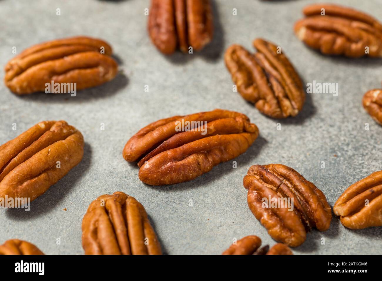 Raw pecan hi-res stock photography and images - Alamy