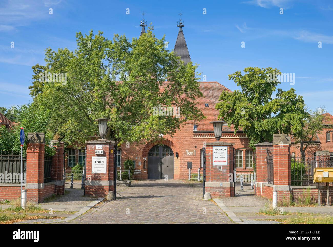 Haupteingang, Tor 1, JVA Tegel, Seidelstraße, Reinickendorf, Berlin ...