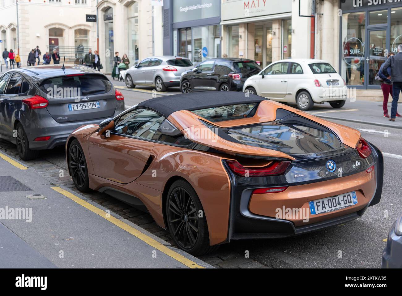 Bmw i8 roadster car hi-res stock photography and images - Alamy