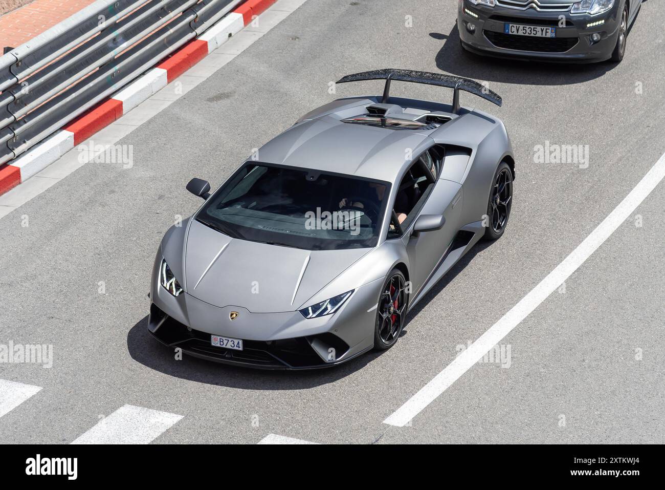 Grey lamborghini huracan hi-res stock photography and images - Alamy