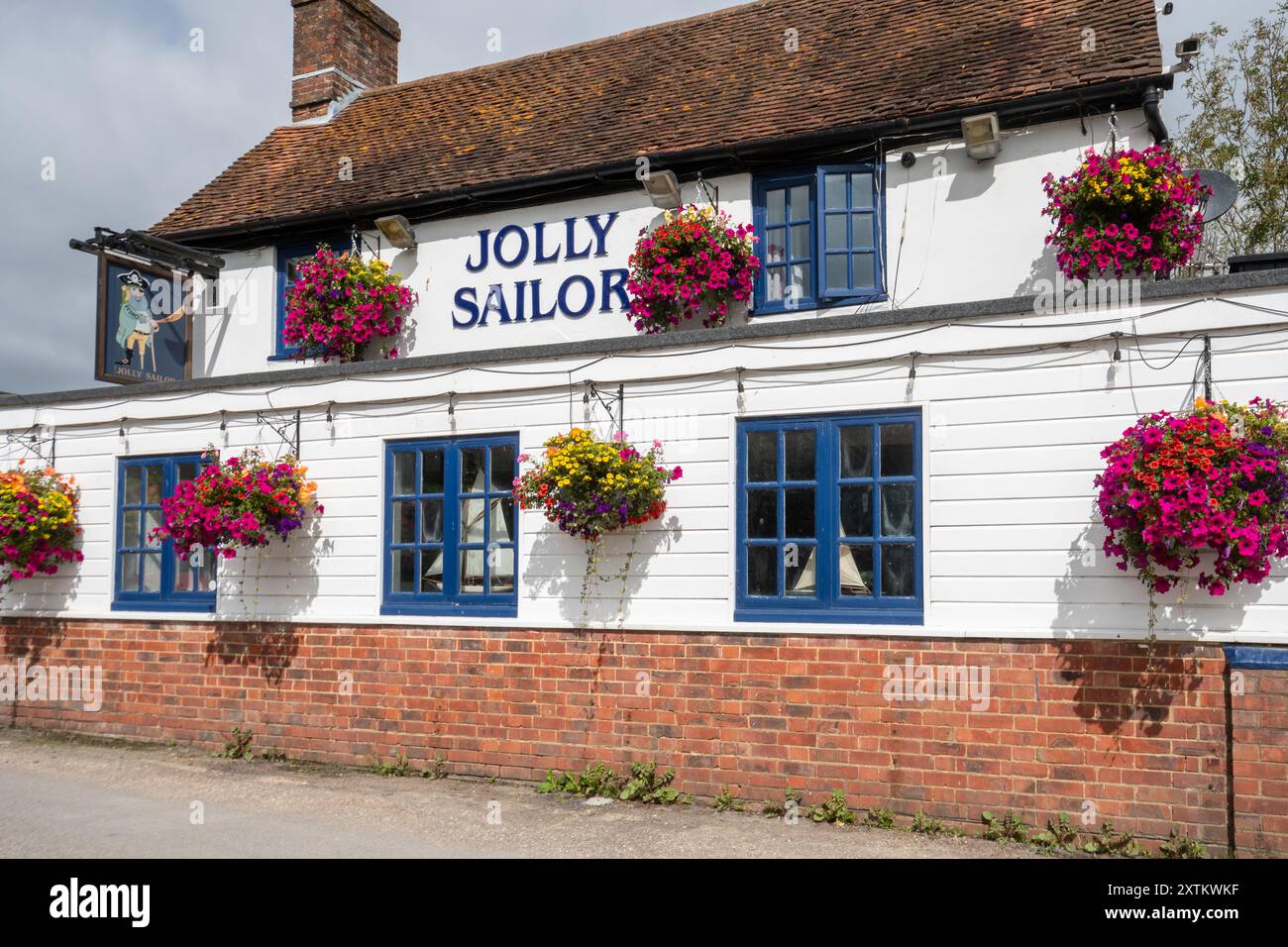 The Jolly Sailor pub in the pretty coastal hamlet of Ashlett Creek on ...